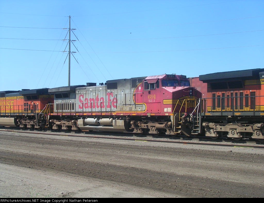 BNSF 691